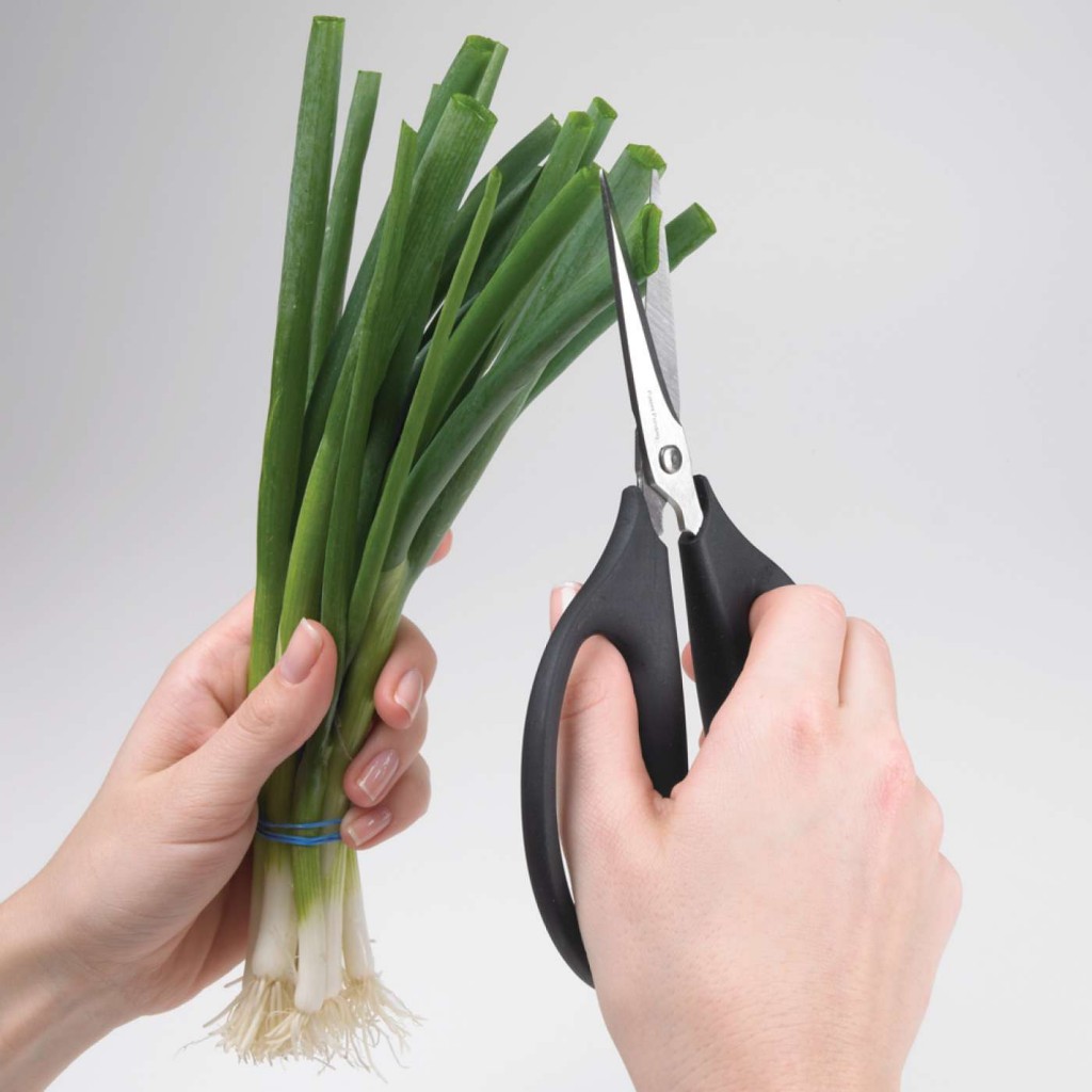 OXO - Flexible all purpose scissors - The Potlok