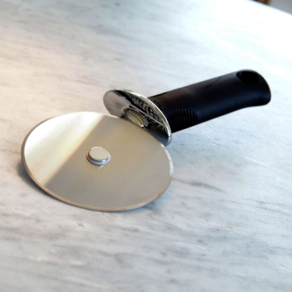OXO - Black Pizza Wheel - The Potlok